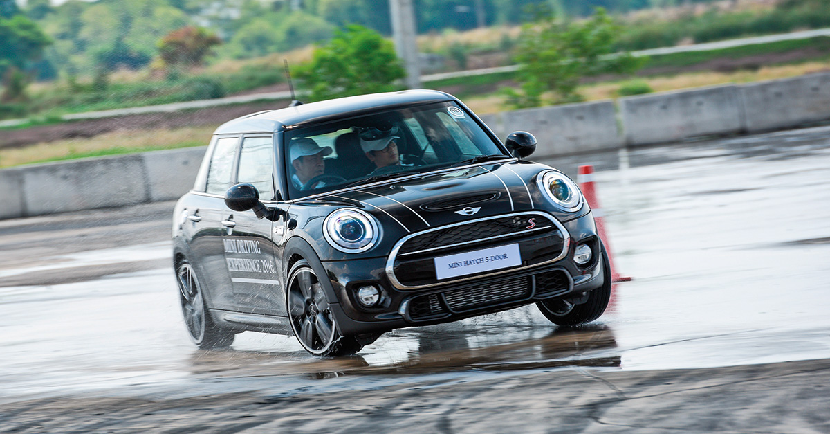 MINI DRIVING EXPERIENCE 2016
