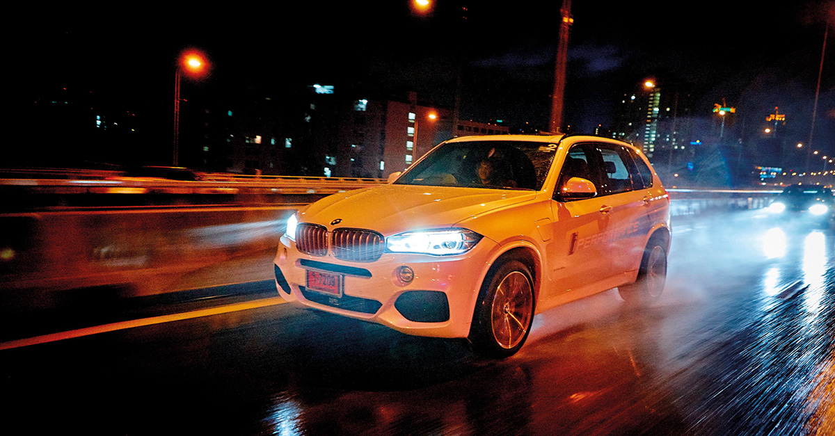 URBAN NIGHT DRIVE WITH BMW IPERFORMANCE
