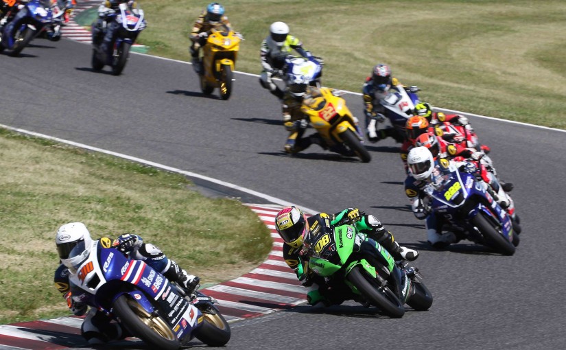 นักบิด Yamaha Thailand Racing Team สู้สุดใจเก็บแต้มขึ้นโพเดียมในศึกชิงแ ...