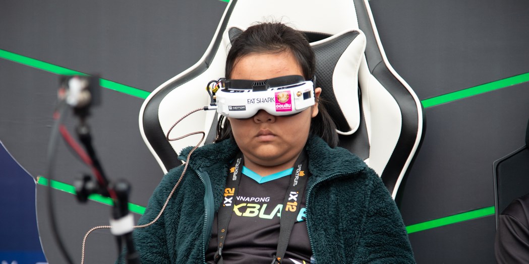 เด็กหญิงไทยสร้างชื่อ คว้าแชมพ์โลก Drone Racing