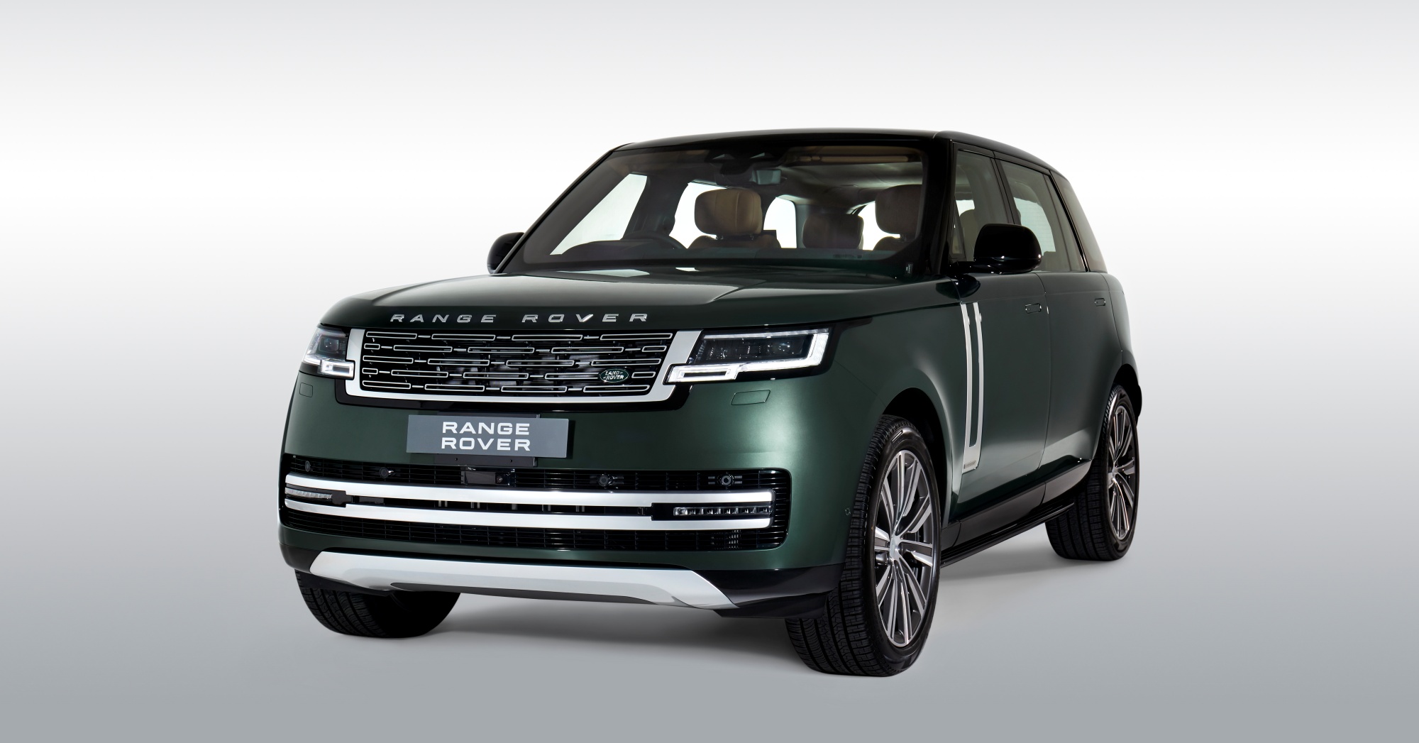 Land Rover เปิดตัว New Range Rover ใหม่