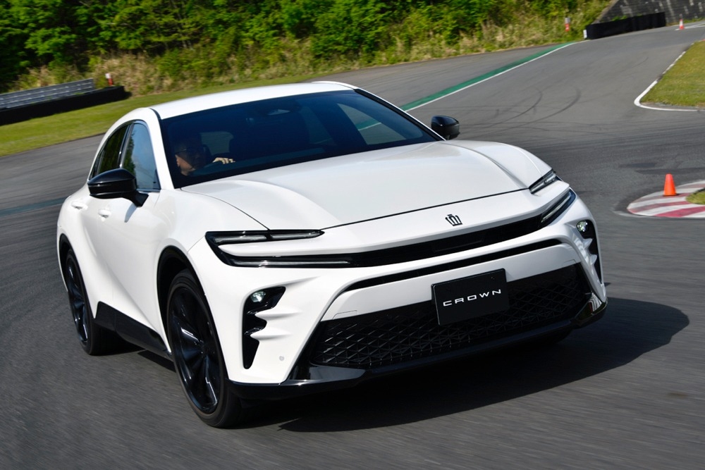 Toyota Crown Sports เตรียมวางจำหน่ายในญี่ปุ่น