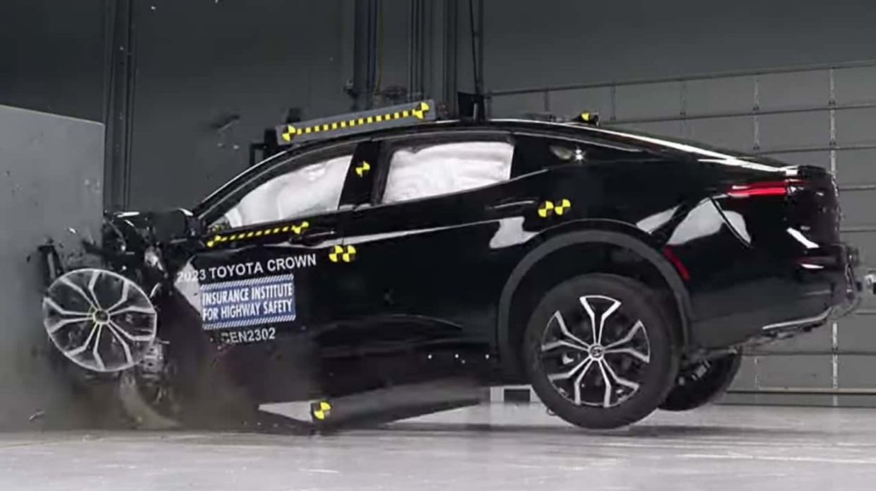 Toyota Crown ได้รับการรับรองความปลอดภัยสูงสุดจาก IIHS