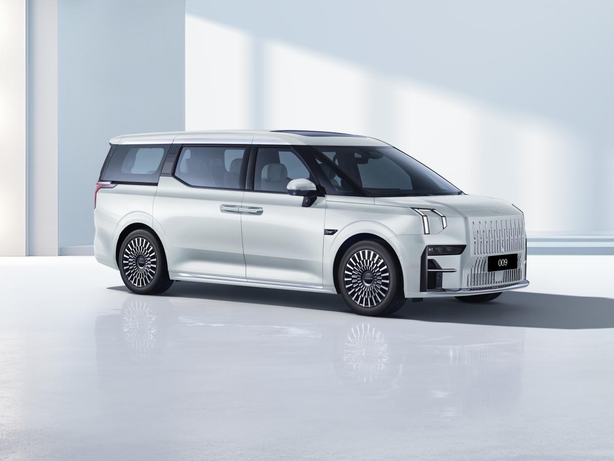 Zeekr 009 รุ่น 7 ที่นั่ง..มาแล้ว